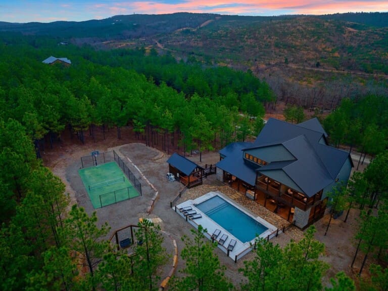Broken Bow Cabins With Pool | Broken Bow, Oklahoma