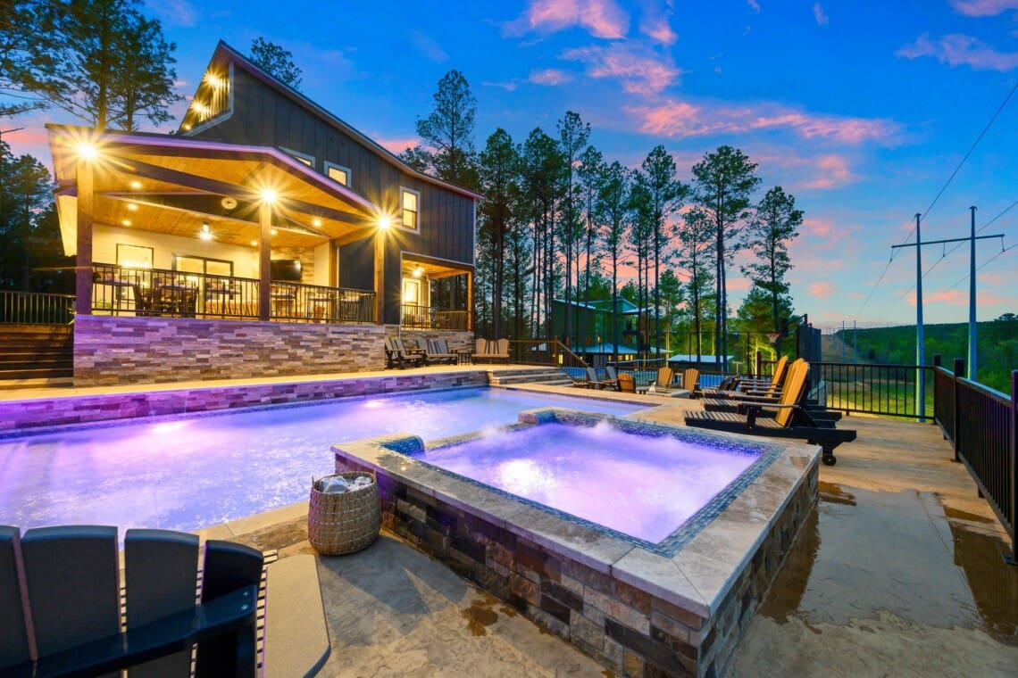 Cabins for Large Groups in Broken Bow | 5-8+ Bedroom Rentals